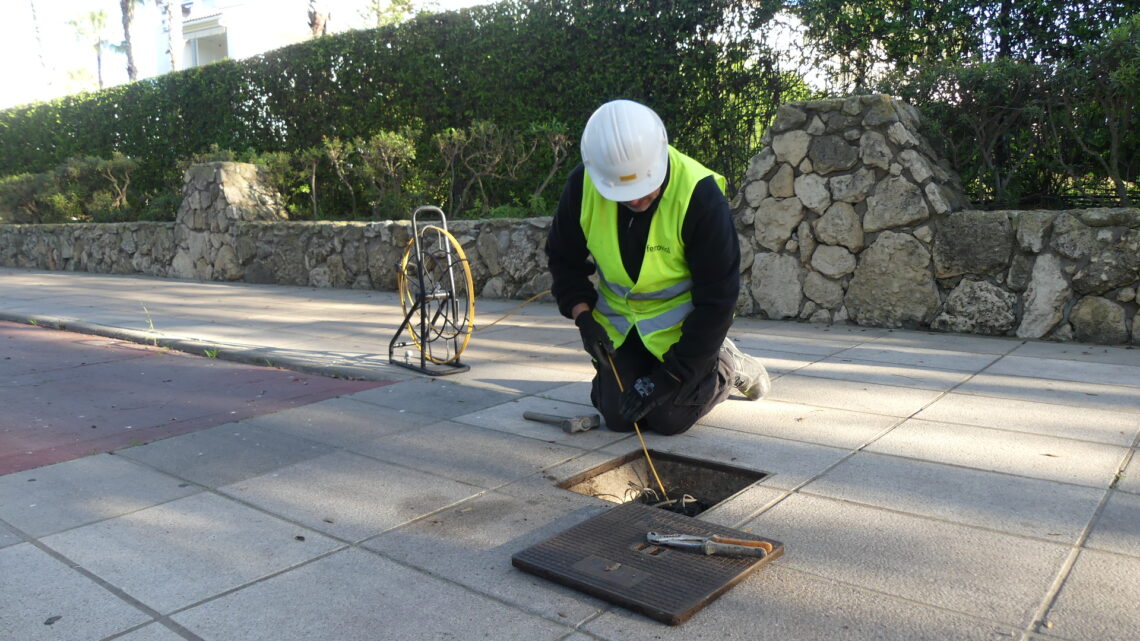 Comienzan las obras para la mejora del alumbrado público de la avenida Reina Sofía – EUC Costa ...